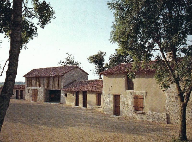 Les Maisons en Terre crue - Maisons en terre crue du Marais d'Ouzilly ...